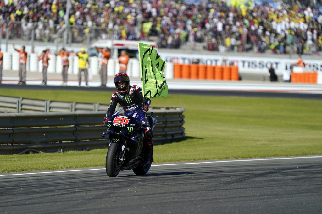 Lễ trao giải 2021 FIM MotoGP™ Awards: Fabio Quartaro nhận cúp vô địch ...